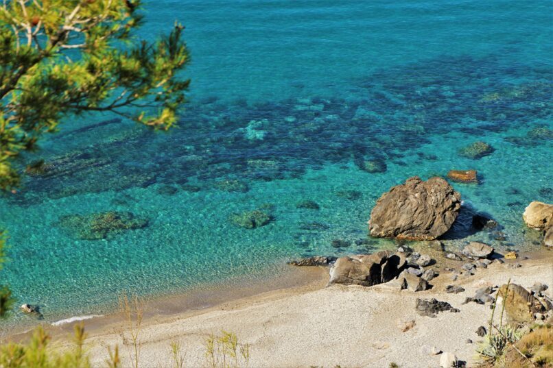 Playas de Nerja : descubre las 12 mejores playas y calas de Nerja ...